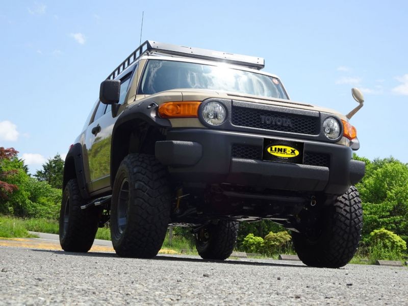 FJクルーザー リフトアップ×ブッシュワーカースタイル、決め手にLINE-Xマットブラックでトレイル仕様にカスタムペイント！ | LINE-X ...