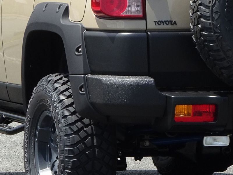 FJクルーザー リフトアップ×ブッシュワーカースタイル、決め手にLINE-Xマットブラックでトレイル仕様にカスタムペイント！ | LINE-X ...