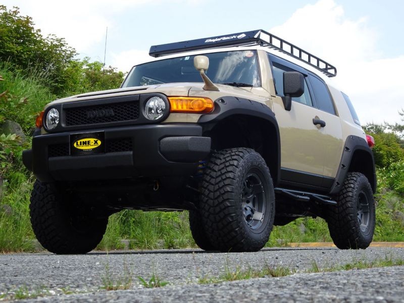 FJクルーザー リフトアップ×ブッシュワーカースタイル、決め手にLINE-Xマットブラックでトレイル仕様にカスタムペイント！ | LINE-X ...