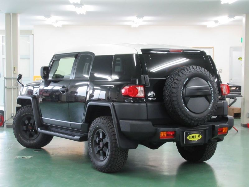 FJクルーザー 特別仕様車 ファイナルエディションスタイル 各所マットブラックLINE-X塗装カスタム！ | LINE-X Auto Japan
