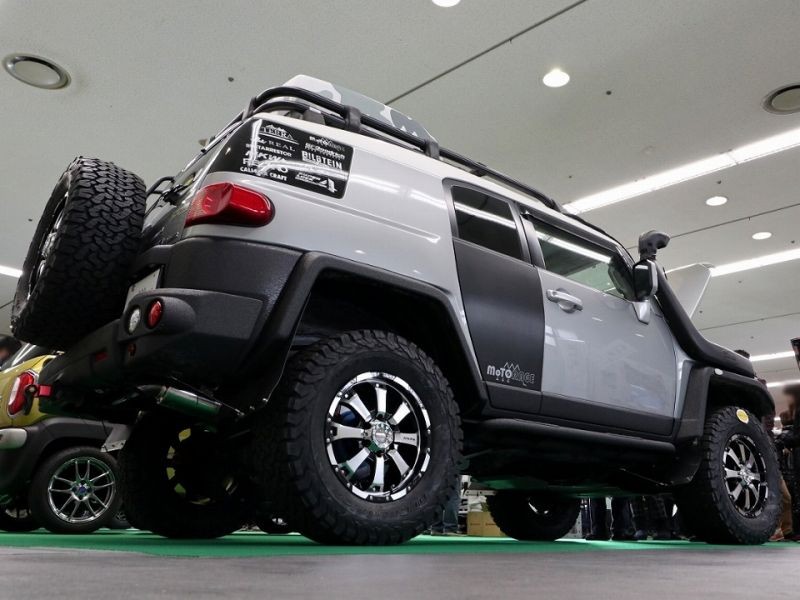 FJクルーザー リフトアップ×LINE-Xカスタム byモトレージ 大阪オートメッセ2018出展車 | LINE-X Auto Japan
