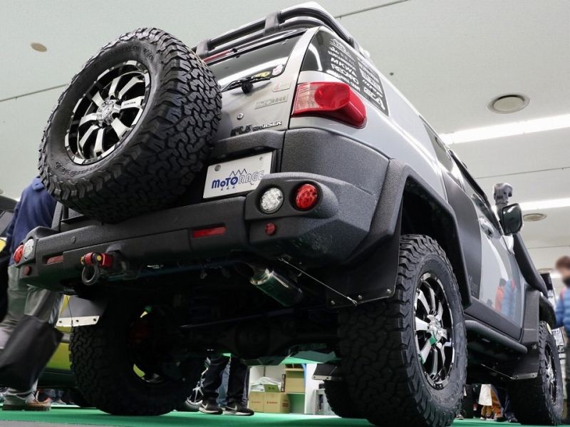 FJクルーザー リフトアップ×LINE-Xカスタム byモトレージ 大阪オートメッセ2018出展車 | LINE-X Auto Japan